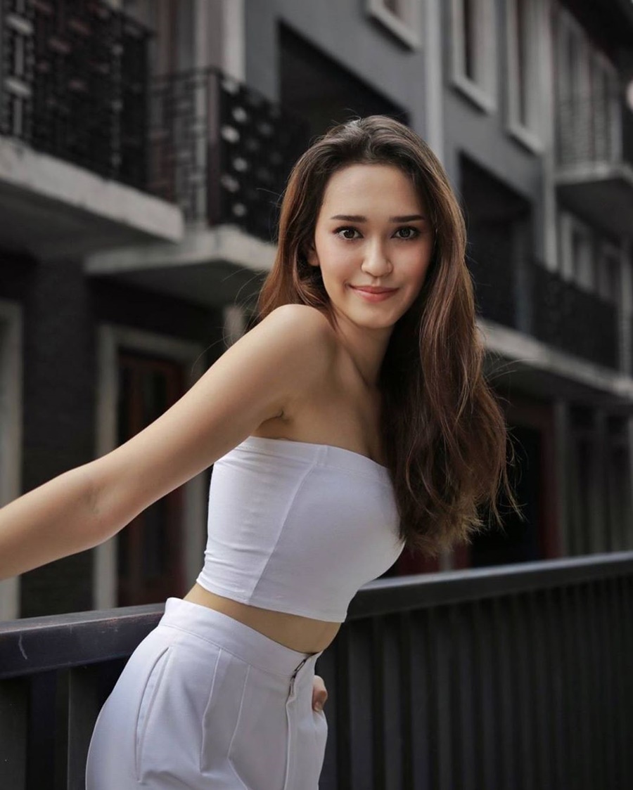 เอมมี่ คิม ซอเยอร์ สาวน้อยวัย 19 อายุน้อยที่สุดในการประกวด มิส ...