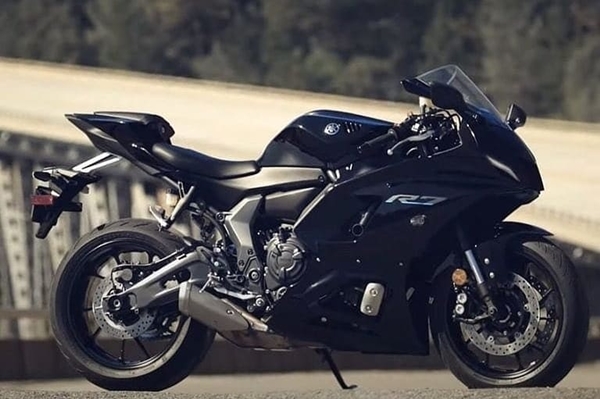 All-New Yamaha YZF-R7 แย้มเรือนร่างก่อนเจอตัวจริง 18 พฤษภาคมนี้