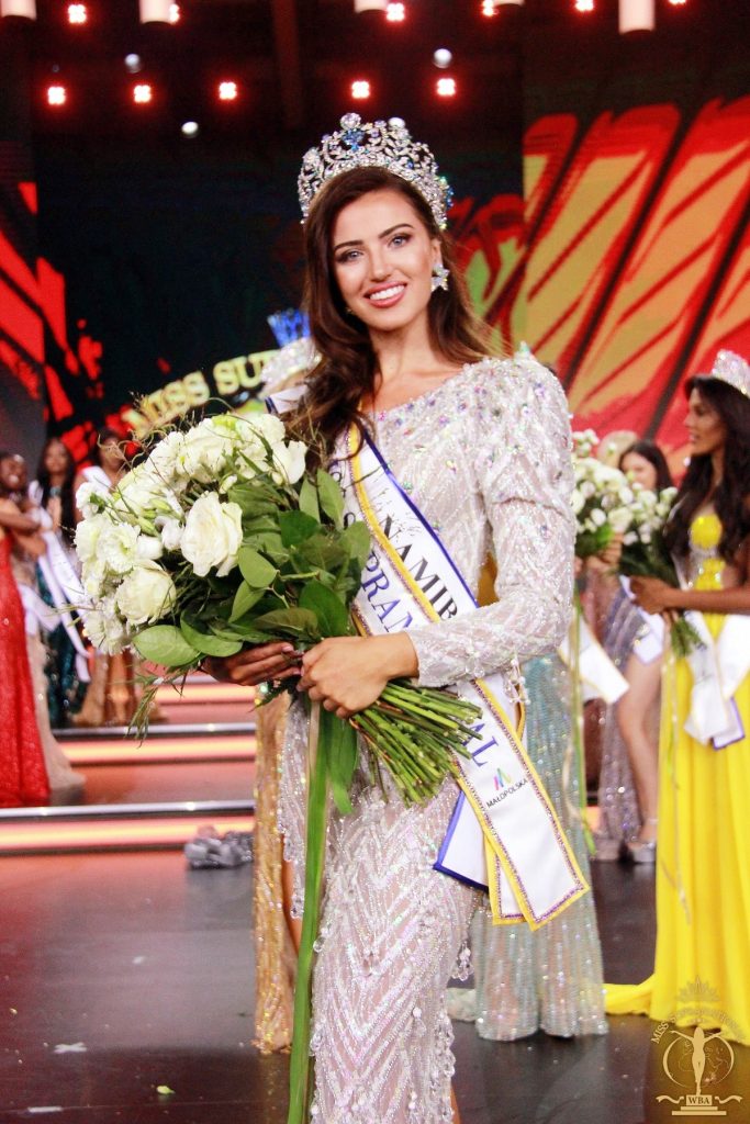 Chanique Chani Rabe ดีไซเนอร์จาก Namibia คว้ามงกุฎ Miss Supranational 2021