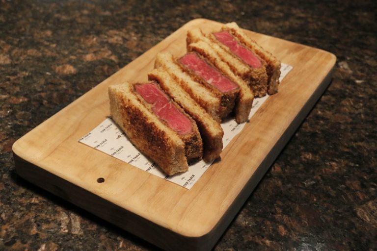 แจกสูตรปรุงเมนู Beef Sando แซนวิชเนื้อวัวออสเตรเลีย โดย เชฟแพม พิชญา