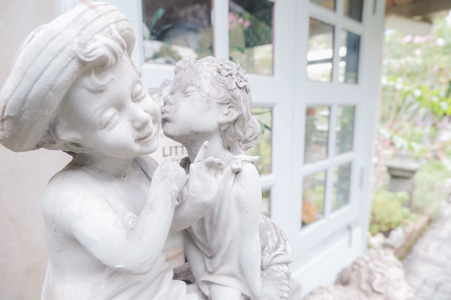 The Flora Cottage คาเฟ่ในสวนสไตล์อังกฤษ บรรยากาศน่ารัก