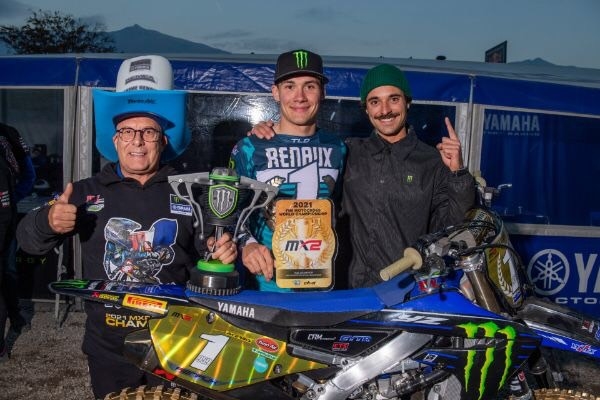'เรอนูซ์' คว้าชัย การ์ดา ผงาดครองบัลลังก์แชมป์โลก MX2