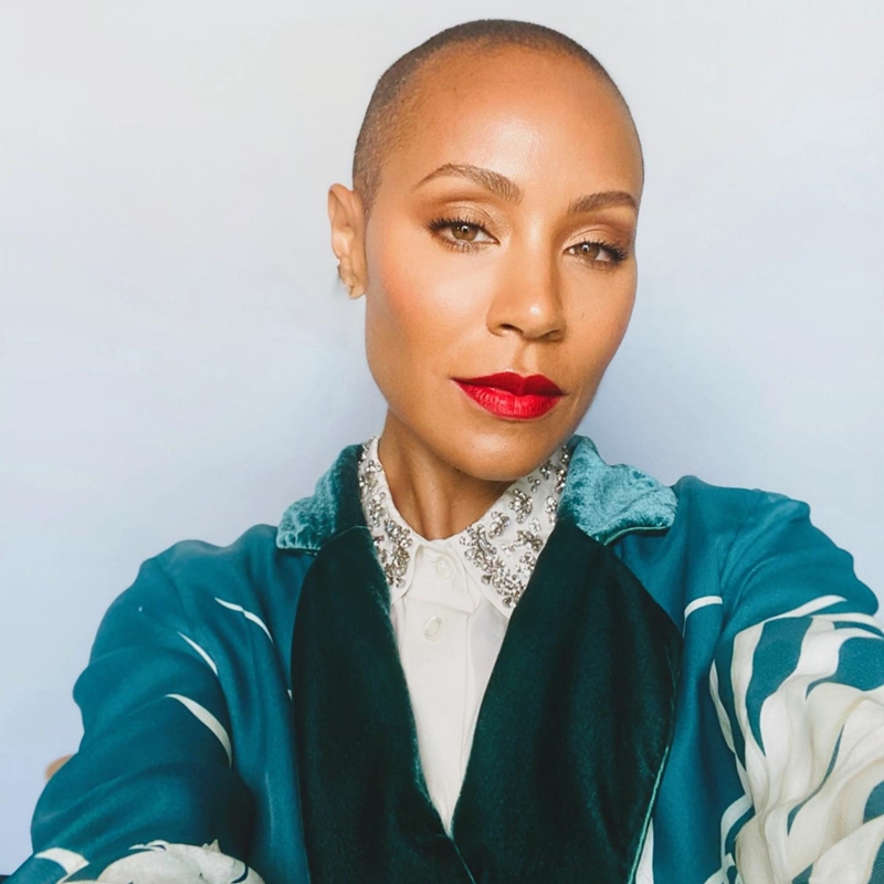 Jada Smith ผ่านการต่อสู้ความเจ็บปวดจิตใจ กว่าจะมายืนอยู่ในลุค หัวโล้น ...