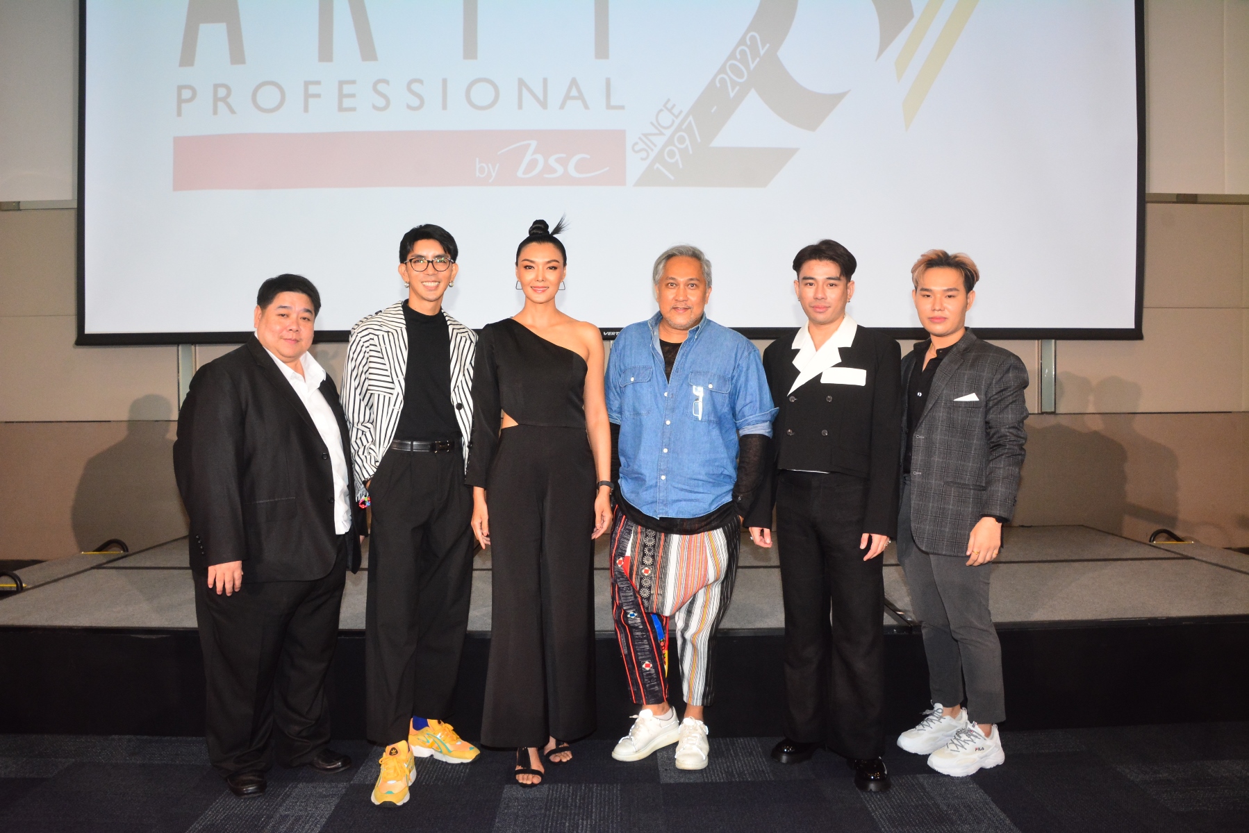 ภาณุเดช จิ๋วแหยม คว้าแชมป์ภาคกลาง การประกวด ARTY PROFESSIONAL MAKEUP ...