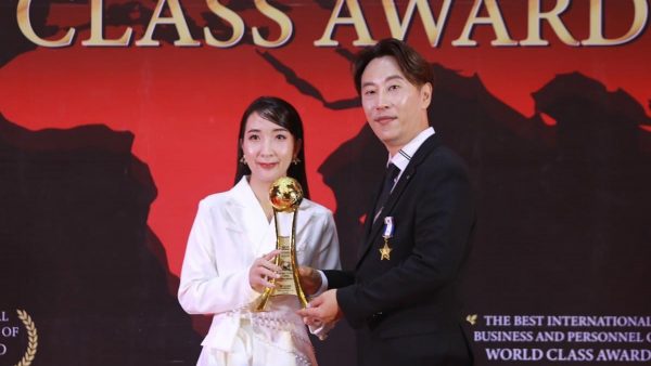 นุ้ย สุวิมล พาเครื่องดื่ม ME รับรางวัล World Class Award สินค้าไทย ...