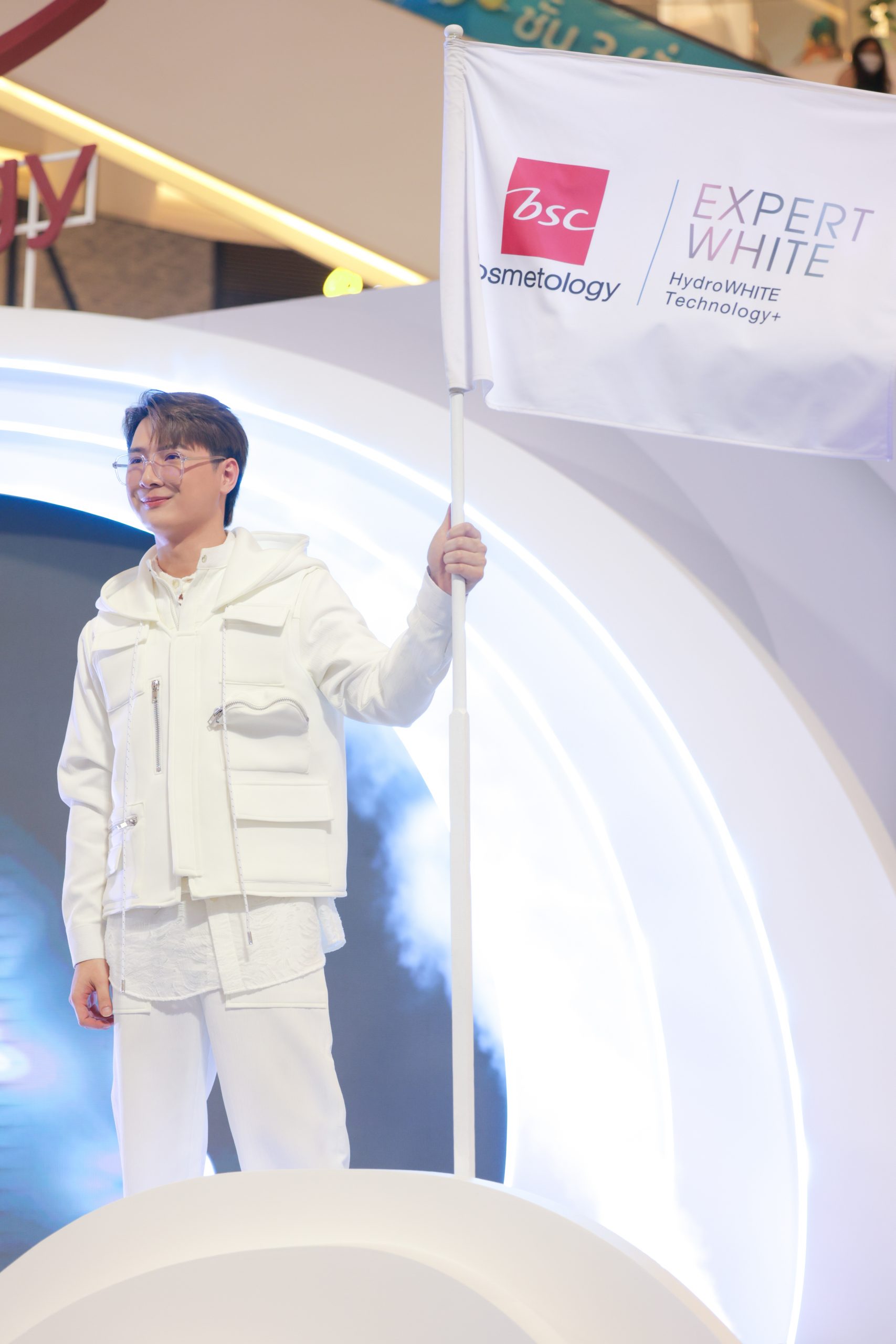 The Surface Mission With Krist Perawat ลงลึกถึงต้นตอปัญหาผิวหมองคล้ำ ...