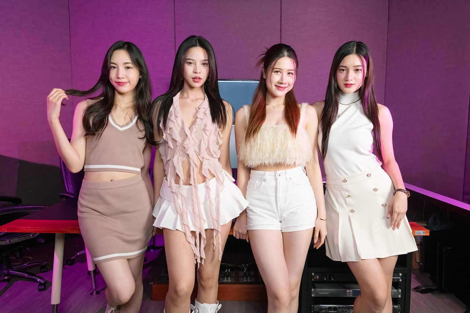 เติมความสดใสกับเพลง 9 นาฬิกา เวอร์ชั่น E29 TRAINEES ที่ทุกคนต้องหลงรัก