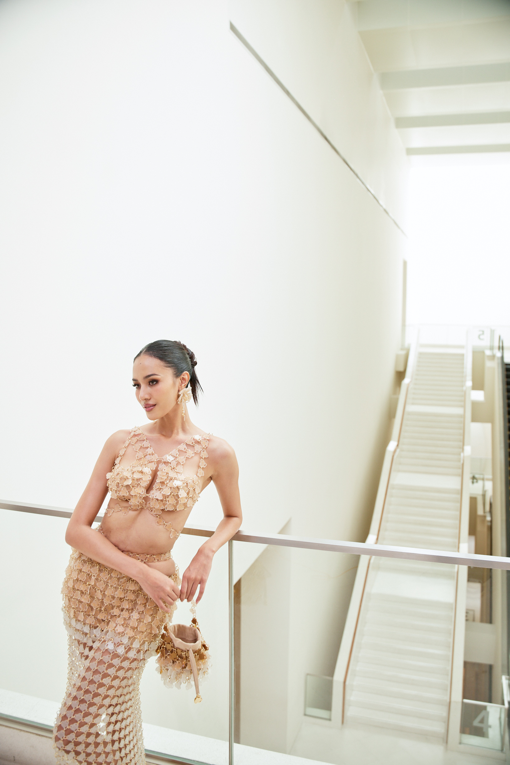 โอปอล สุชาตา MUT 2024 ในลุคสไบไทยสายแกลมฉบับ PIPATCHARA