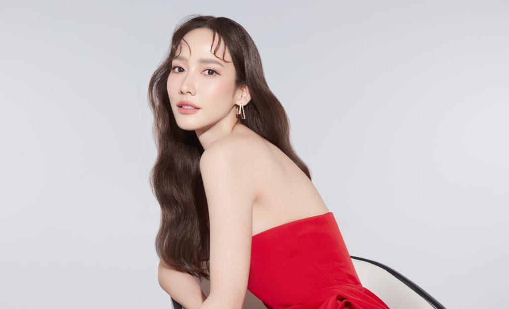 เปิดตัวนางเอกซุปตาร์เบอร์ 1 ของประเทศไทย "งาน 1st LONARK New Experience