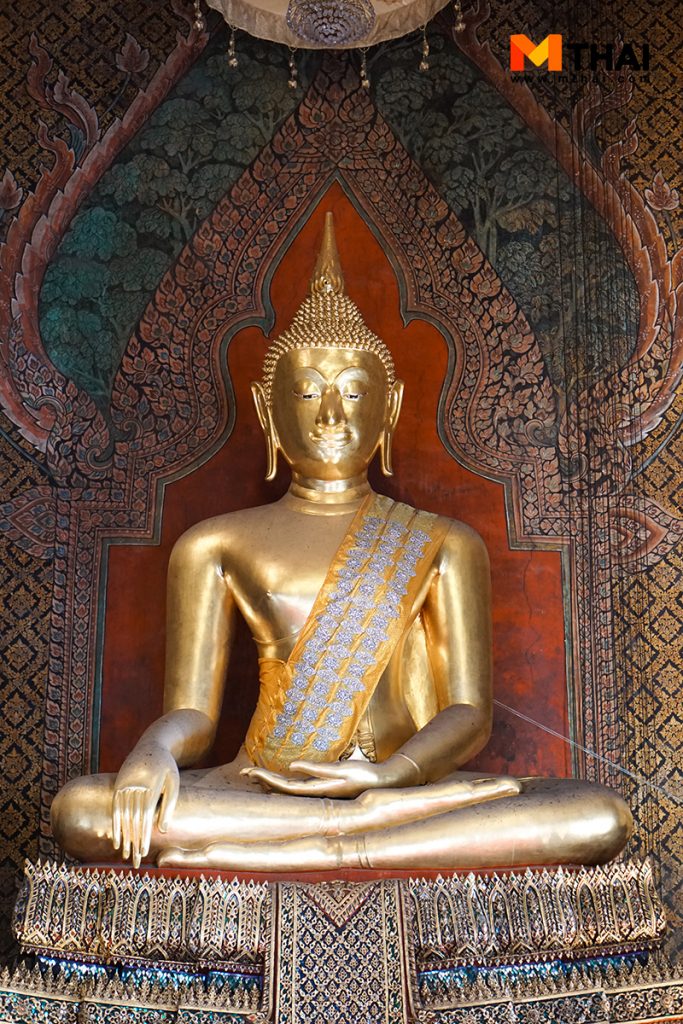 สักการะ สมเด็จพระเจ้าตากสินมหาราช วัดอินทารามวรวิหาร วัดสวยฝั่งธน